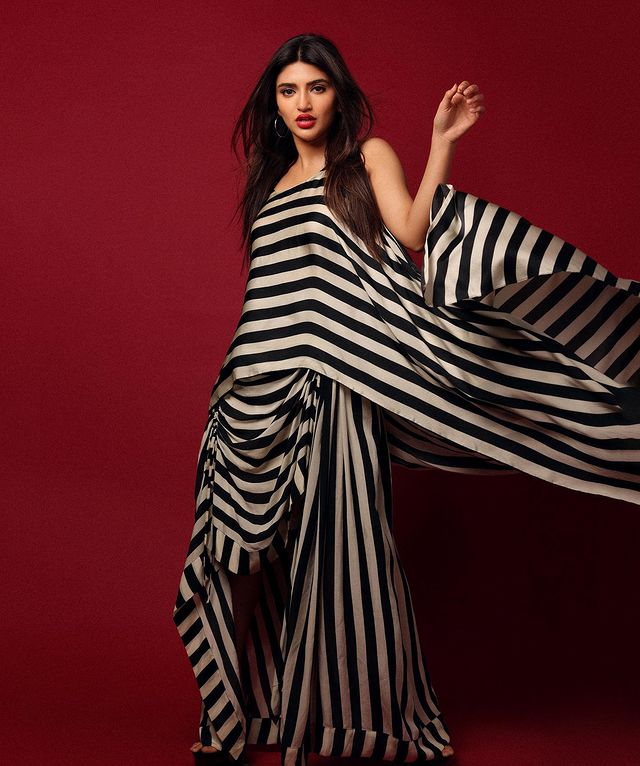 Actress sreeleela mesmerizing photos | Newsminute24