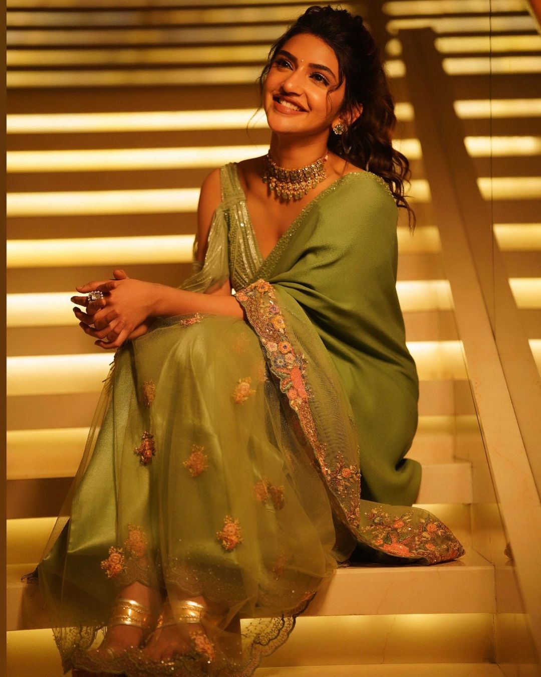 Actress sreeleela stunning photos viral | Newsminute24
